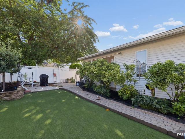 2 23 Berdan Avenue