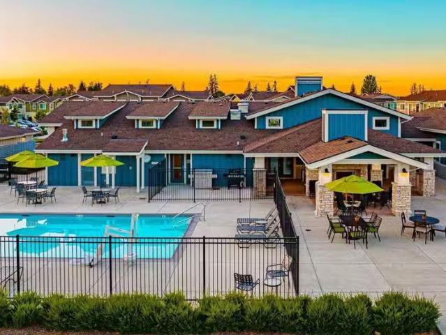 2.2 TH Evergreen Village at Delta Ridge