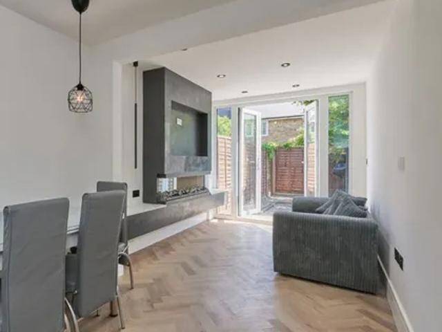 2 36 Hevelius Close, London, SE10 0HR, United Kingdom | 3 bed townhouse for rent #167480768 | Rentberry