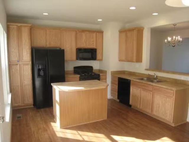 $2,395 4 Bedroom 3 Bathroom Townhouse In Charlottesville Wit.