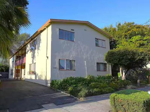 $2,395/month Renovated 2BR/1BA in Prime Berkeley Location Ava.