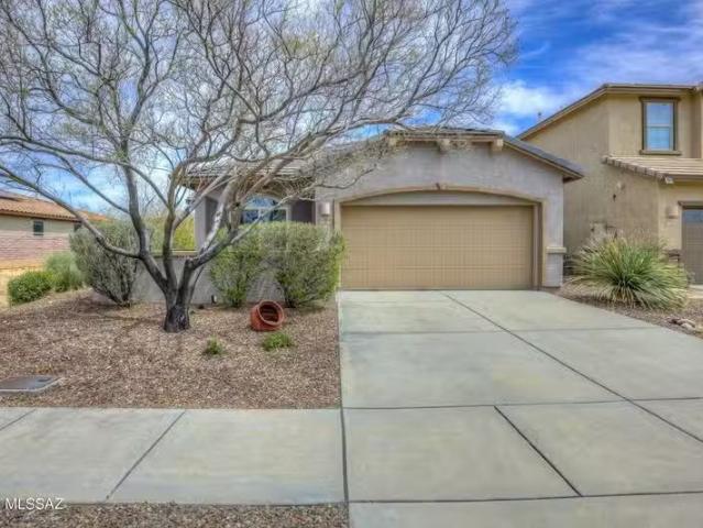 $2,300 4 Bedroom 2 Bathroom Apartment In Oro Valley With Gre.