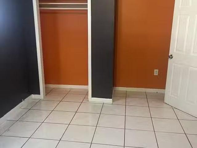 $2,300 3 Bedroom 1 Bathroom House In Miami With Great Amenit.