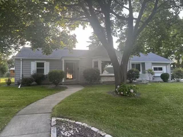 $2,450 3 Bedroom 3 Bathroom House In Grafton With Great Amen.
