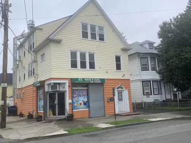 $2,400 3 Bedroom 1 Bathroom Apartment In West Haven 80 Gilb.
