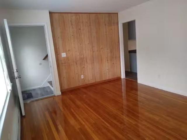 $2,400 3 Bedroom 1 Bathroom Apartment In West Haven With Gre.