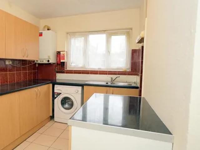 2, 4 Crossfields, Loughton, IG10 3PY, United Kingdom | 3 bed house for rent #138595398 | Rentberry