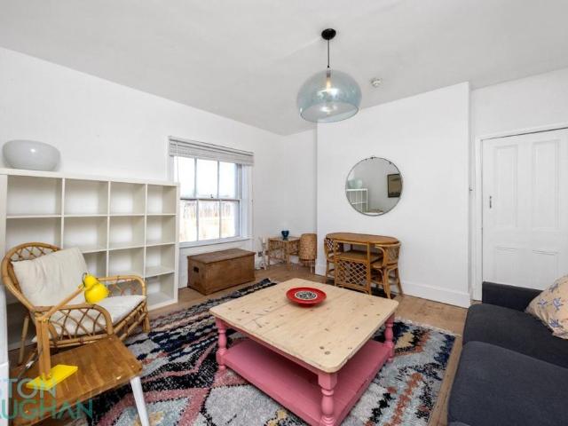 2 4 Buckingham Place, East Sussex BN1 2 bed apartment to rent £1,700 pcm £392 pw