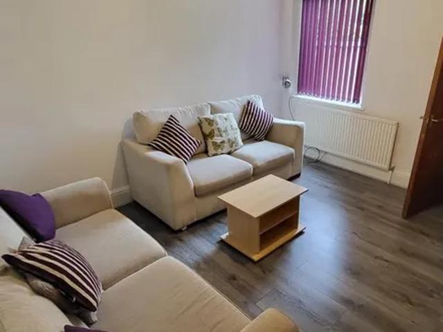 2, 4 Senior Avenue, Manchester, M14 6TT, United Kingdom | 4 bed duplex for rent #16538820 | Rentberry