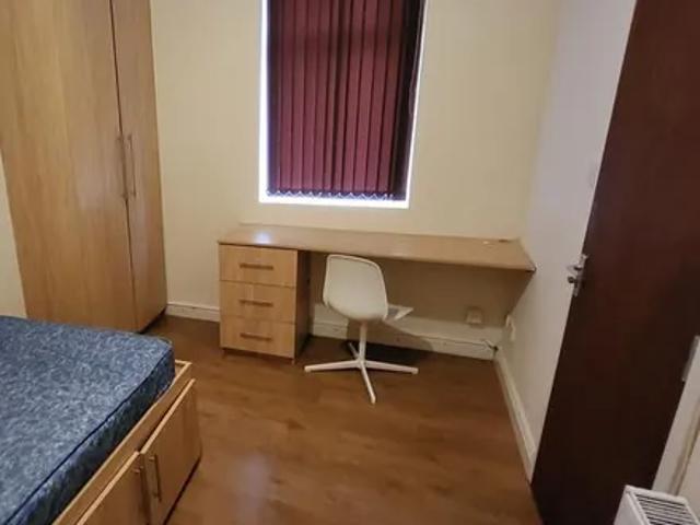 2, 4 Senior Avenue, Manchester, M14 6TT, United Kingdom | 4 bed townhouse for rent #38797544 | Rentberry