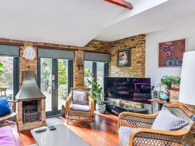 2 4 Regents Terrace, London, SW8 1JY, United Kingdom | 2 bed house for rent #167383000 | Rentberry