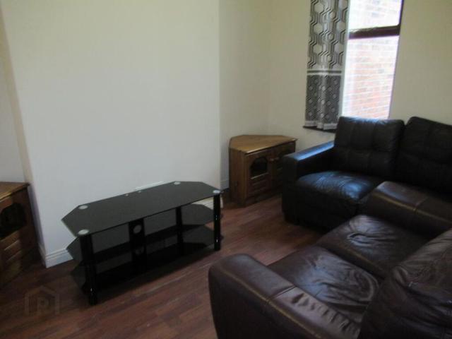 2, 54 University Avenue, Belfast, BT7 1TL