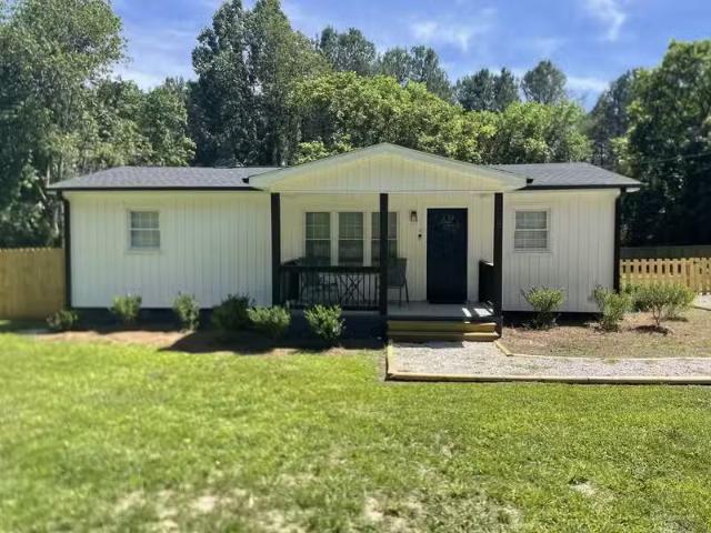 $2,500 2 Bedroom 2 Bathroom House In Raleigh With Great Amen.