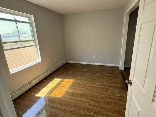 $2,500 3 Bedroom 2 Bathroom Apartment In Elizabeth With Grea.