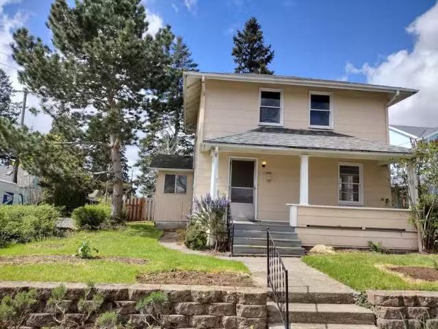 $2,600 4 Bedroom 1 Bathroom House In Portland With Great Ame.