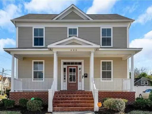 $2,600 4 Bedroom 2.5 Bathroom House in Heart of Norfolk with.