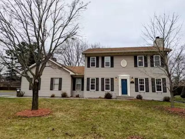 $2,600 3 Bedroom 3.5 Bathroom House In Rothschild With Great.