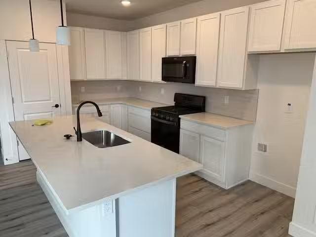 $2,600 3 Bedroom 2.5 Bathroom Home In Timnath With Great Ame.