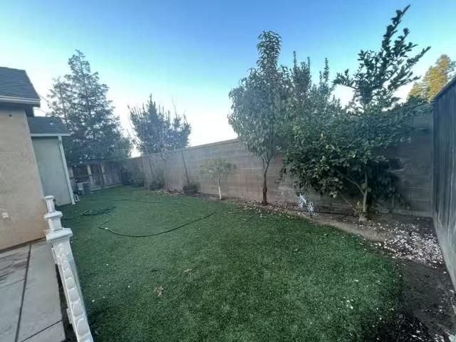 $2,600 3 Bedroom 2 Bathroom House In Clovis 1715 Glen Kippe.