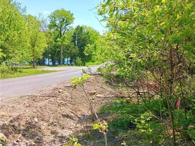 2 6 Pecan Dr, Linn Valley, KS 66040