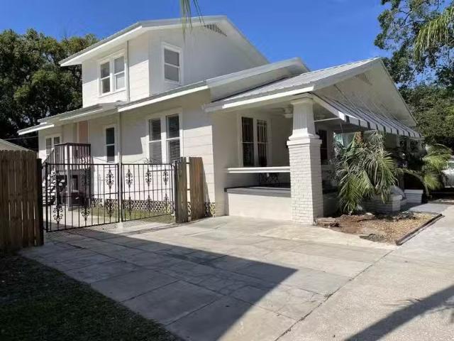 $2,700 3 Bedroom 1 Bathroom House In Tampa With Great Amenit.