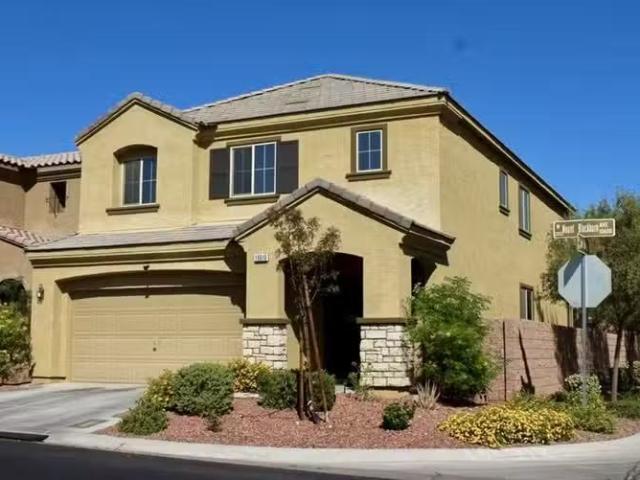 $2,700 3 Bedroom 2.5 Bathroom House In Las Vegas With Great.