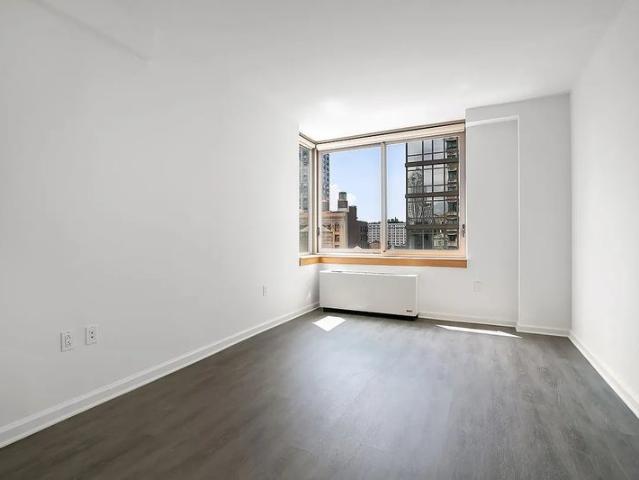 $2,700/Person Midtown Flex w/ Doorman + Gym