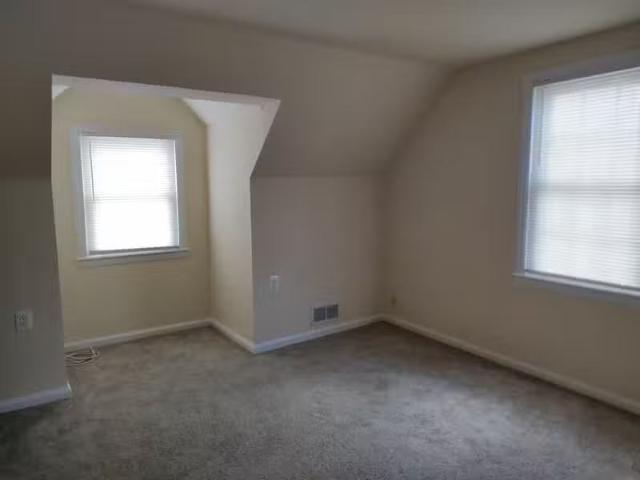 2,850 Charming 4 BR Cape Cod House at Silver Spring/Indian Spr.