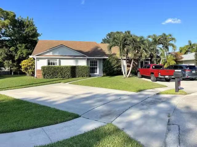 $2,850 Renovated 3 Bedroom 2 Bathroom Townhouse In Wellingto.