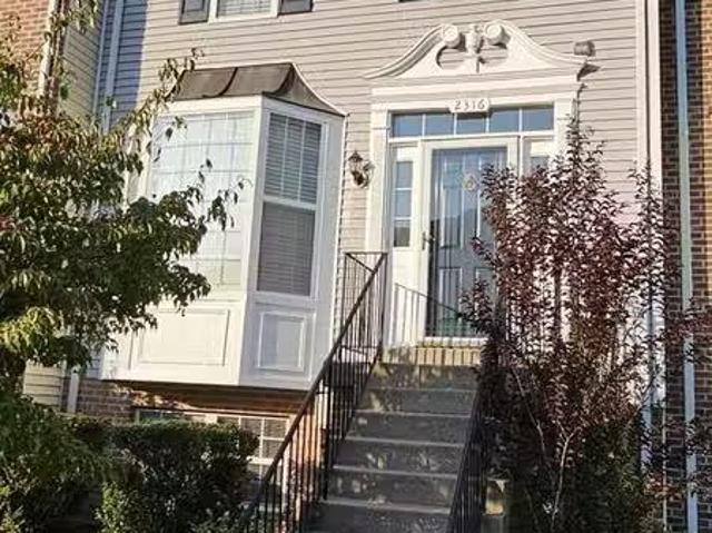 $2,880 4 Bedroom 3.5 Bathroom Townhouse In Crofton With Grea.