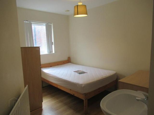 2, 88 Fitzroy Avenue, Belfast, BT7 1HX