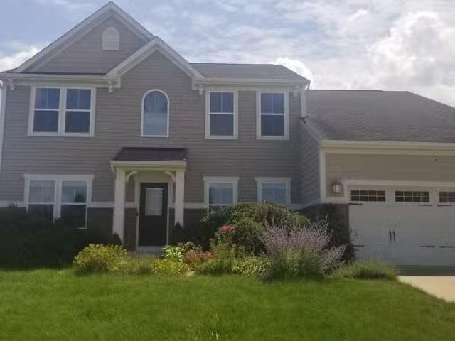 $2,800 5 Bedroom 4 Bathroom House in Wadsworth with Great Am.