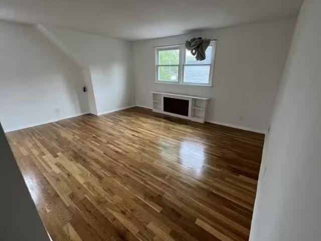 $2,800 2 Bedroom 1 Bathroom Apartment In Franklin Square 31.