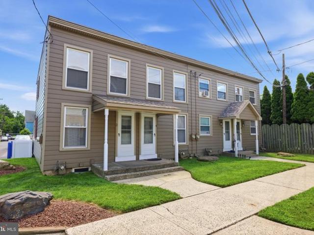 2 8 Corliss Ave, Morrisville, PA 19067