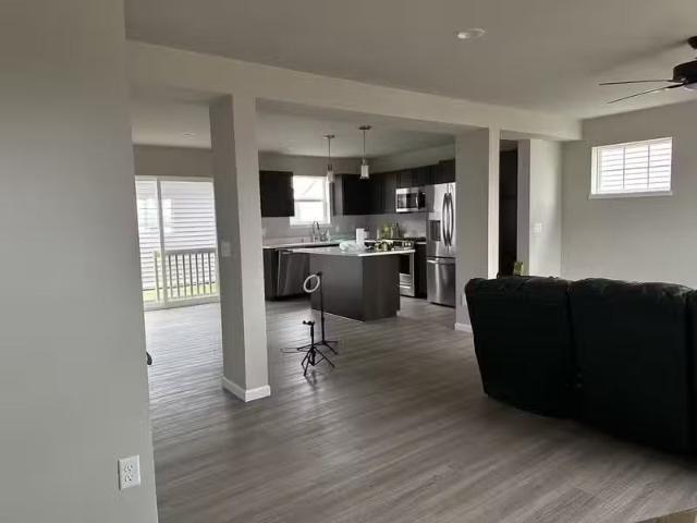 $2,975 3 Bedroom 3 Bathroom House In Madison With Great Amen.