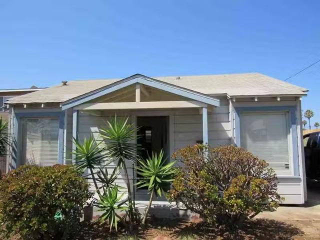 $2,995 1 Bedroom 1 Bathroom House In Oceanside Blocks from O.