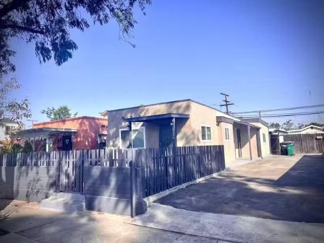 $2,995 3 Bedroom 1 Bathroom House In San Diego With Great Am.