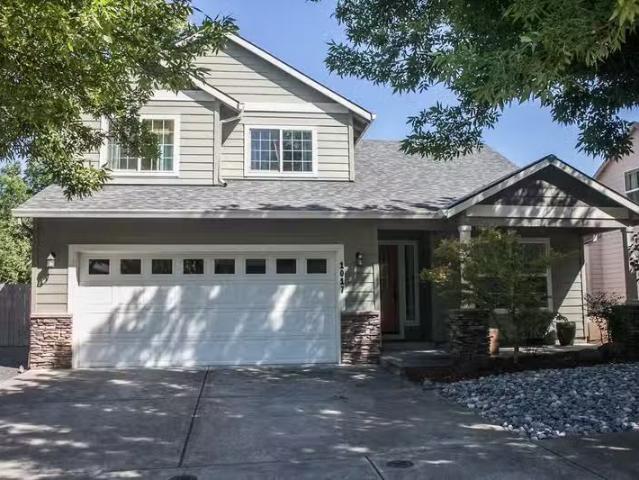 $2,900 3 Bedroom 2.5 Bathroom House In Hood River With Great.