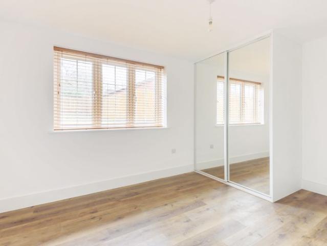 2A Wey Hill, Haslemere, Surrey, GU27