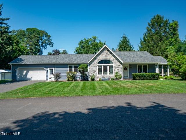 2A Dawn Dr, Latham, NY 12110