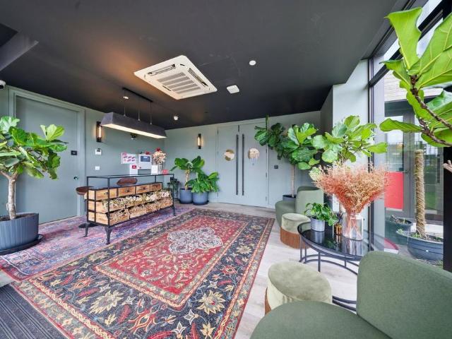 2A Greenhill Way, London HA1 Studio to rent £1,288 pcm £297 pw