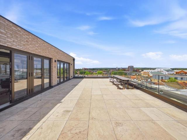 2A Greenhill Way, London HA1 Studio to rent £1,316 pcm £304 pw