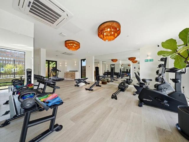 2A Greenhill Way, London HA1 Studio to rent £1,349 pcm £311 pw