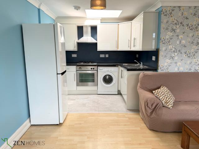 2a Oak Crescent, London E16 1 bed apartment to rent £1,600 pcm £369 pw