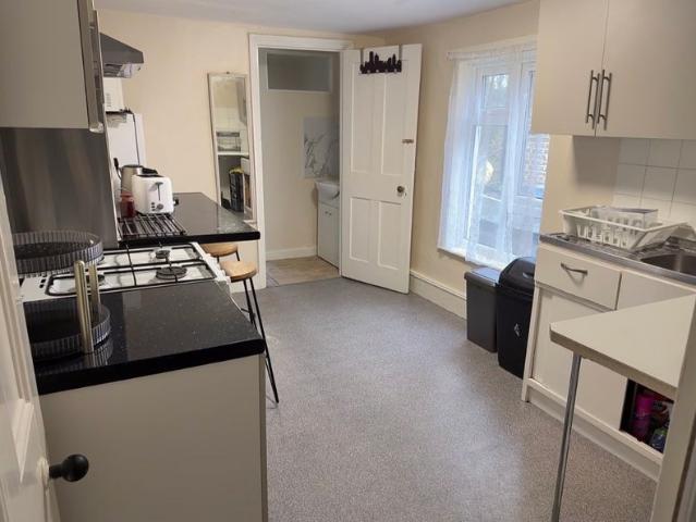 2b1b Flat for Rent in Wood Green