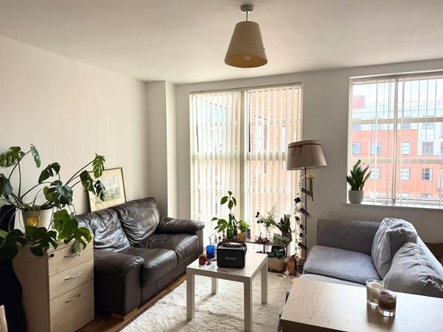 2b2b in Oxford Road starting from 8 April