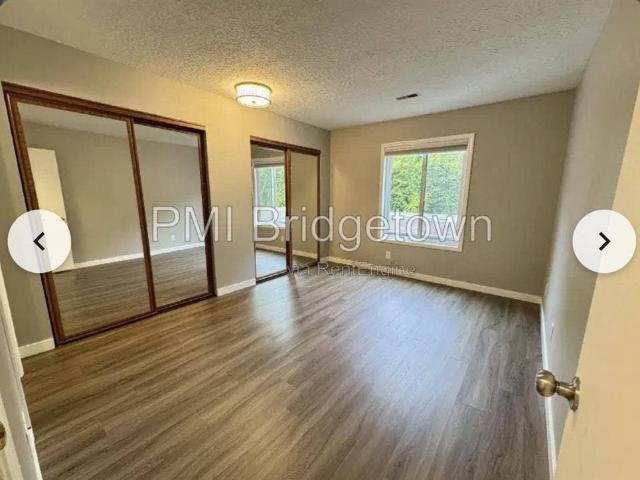 2B 2BA Condo  dog friendly, Oct 1