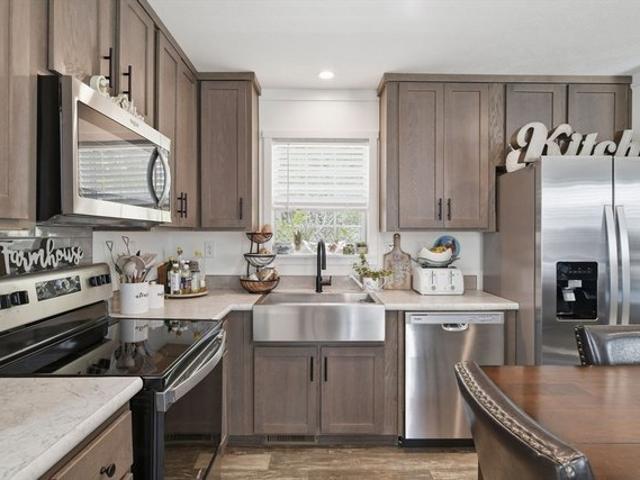 2B Forest Hills Dr, Palmer, MA 01069