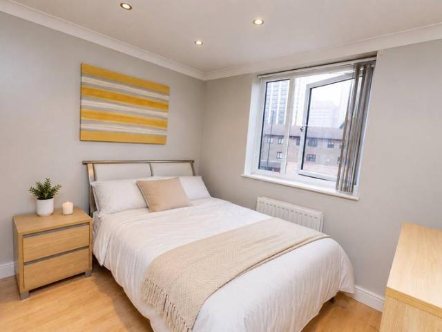 2B Flat, fully furnished in Canary Wharf