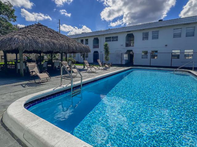 2bd/1bath with Central AC 2 Bedroom Apartment for Rent at 999 W Prospect Rd, Oakland Park, FL 33309 Oakland Park